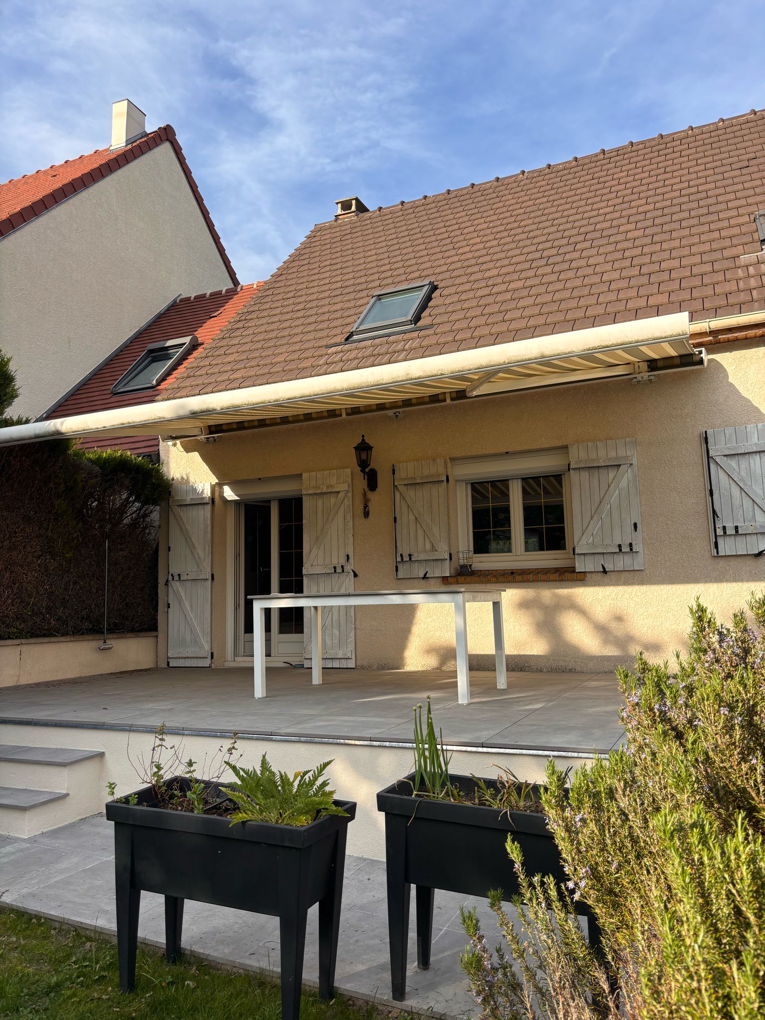 Store banne en panne : comment le remonter facilement